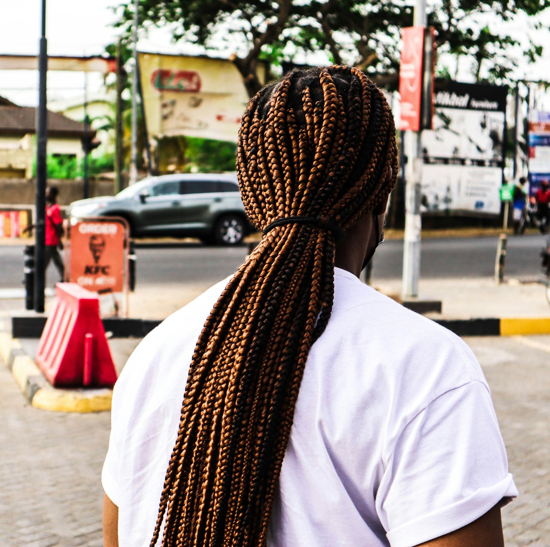 Comment réaliser des tresses africaines sans endommager ses cheveux ...